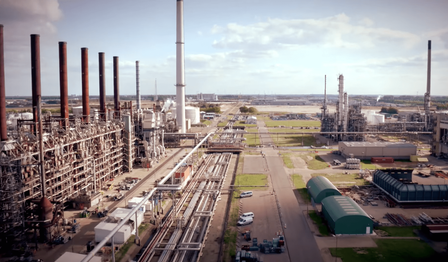 Eerste kraakpijpen bij Shell Moerdijk gearriveerd - Europoort Kringen ...