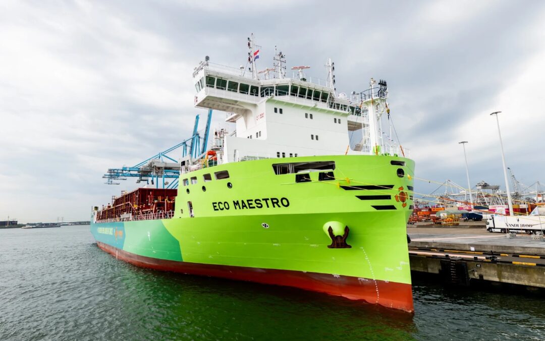Containerschip op methanol - Europoort Kringen Magazine
