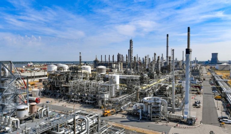 Shell Chemicals Park Moerdijk houdt onderhoudsstop - Europoort Kringen ...